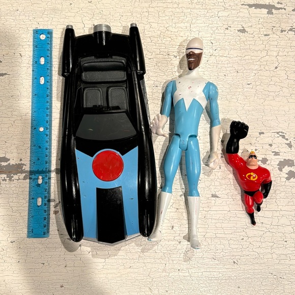 Disney | Toys | The Incredibles Collection Incredibles Car Frozone Mr ...